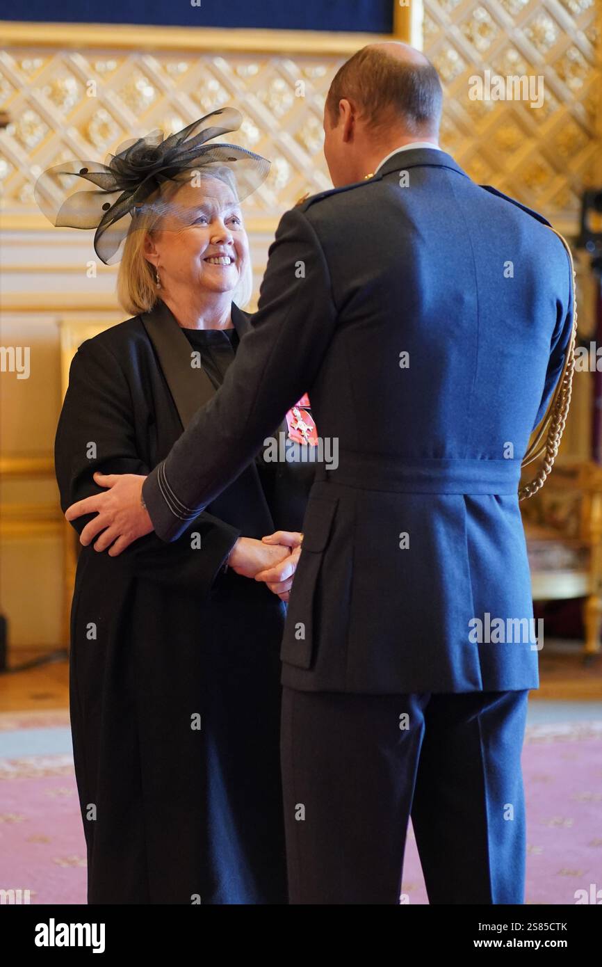 Pauline quirke mbe hi-res stock photography and images - Alamy