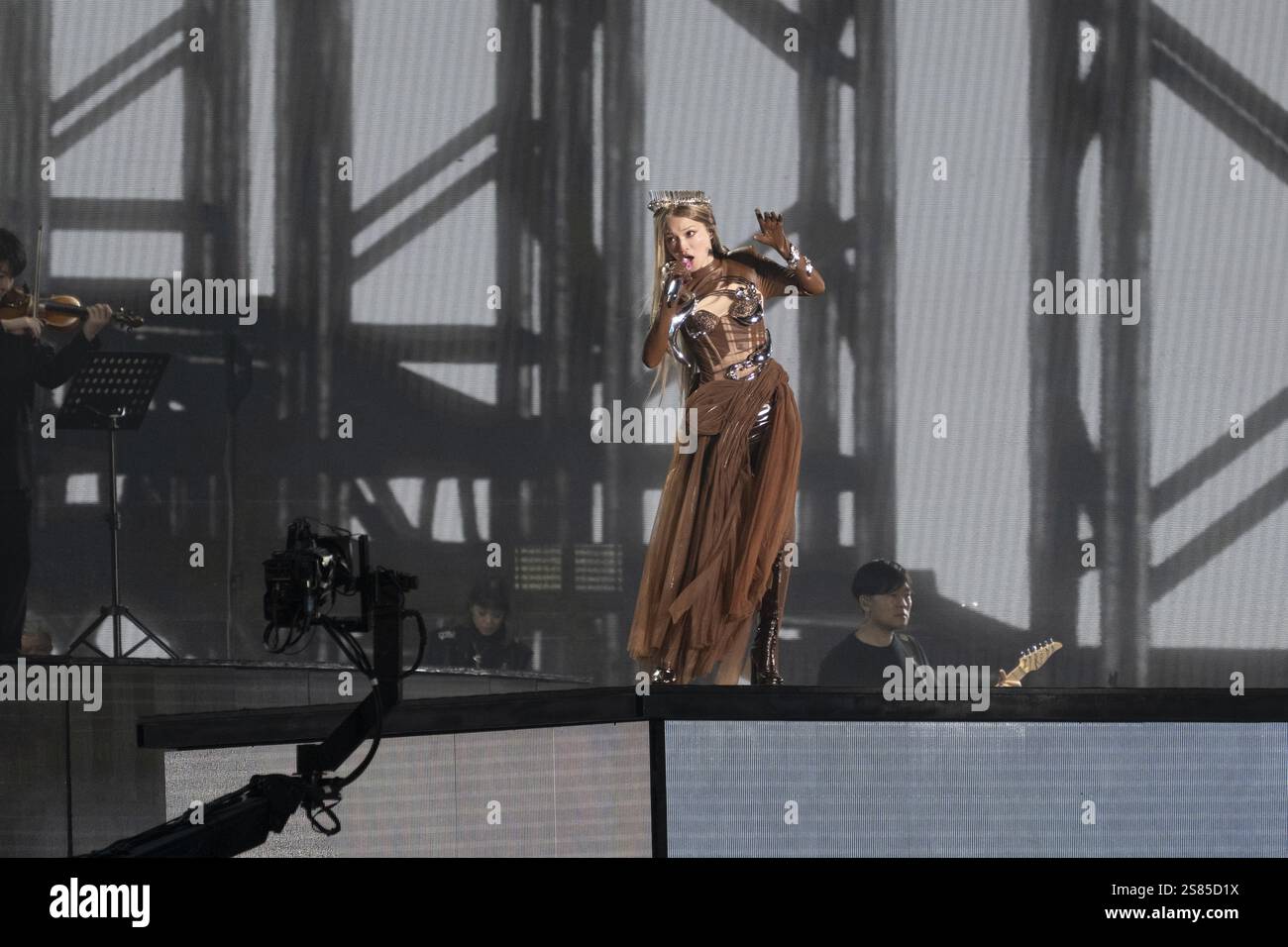 Taiwanese singer and actress Angela Zhang holds a concert in Haikou ...