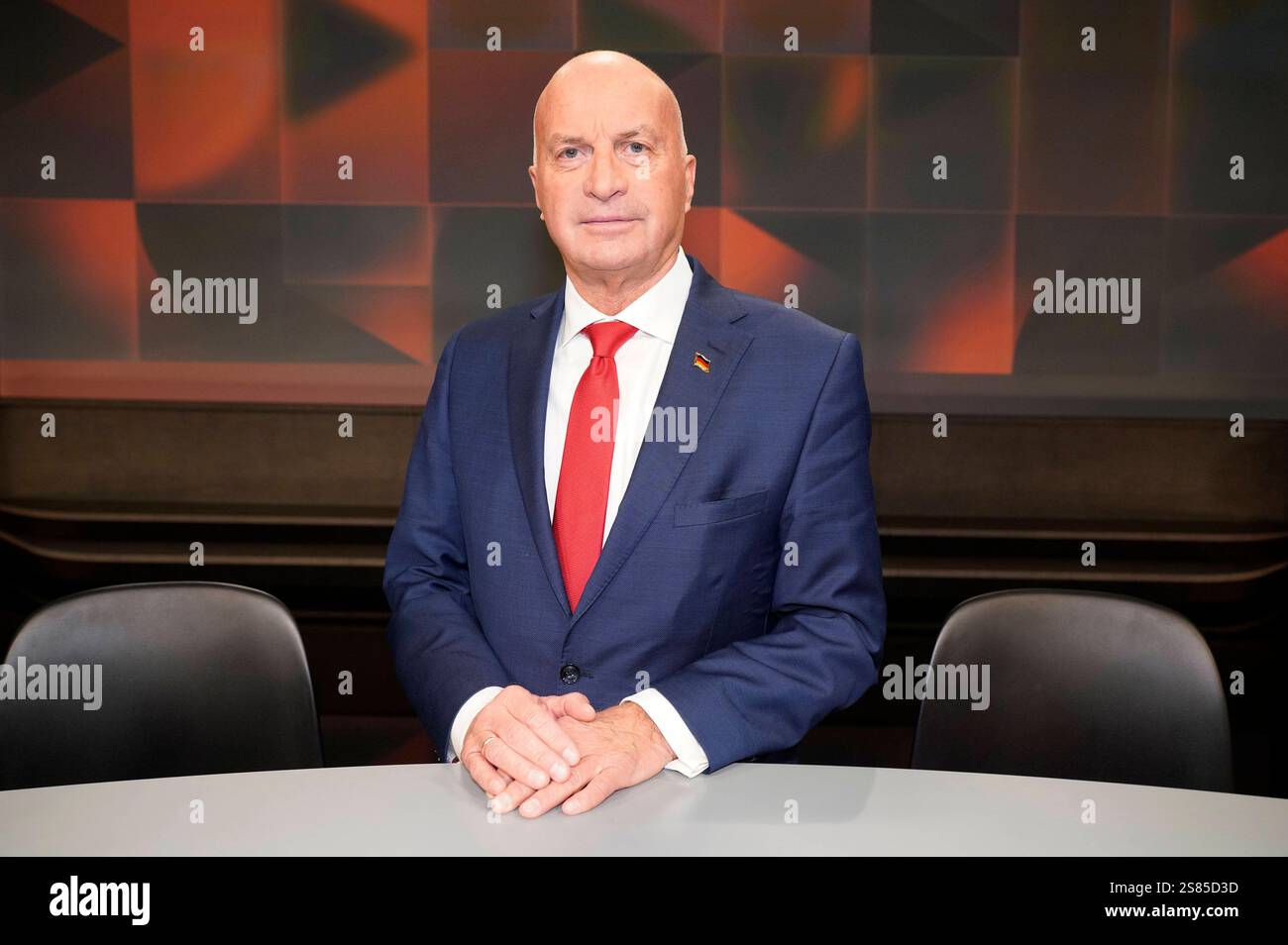 Rüdiger Lucassen in der ARD-Talkshow hart aber fair im Studio Adlershof ...