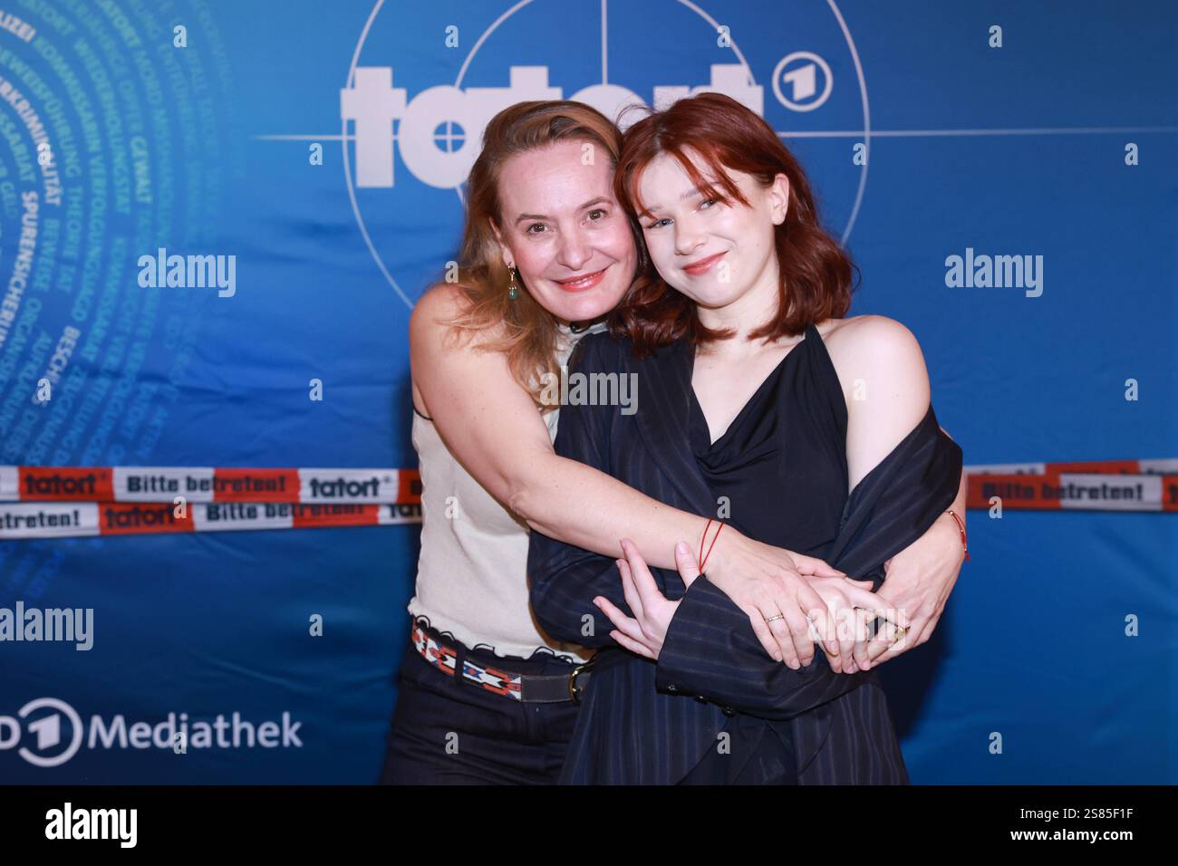 20.01.2025, Tara Marie Linke und Tochter Marie Düe zur Premiere von ...