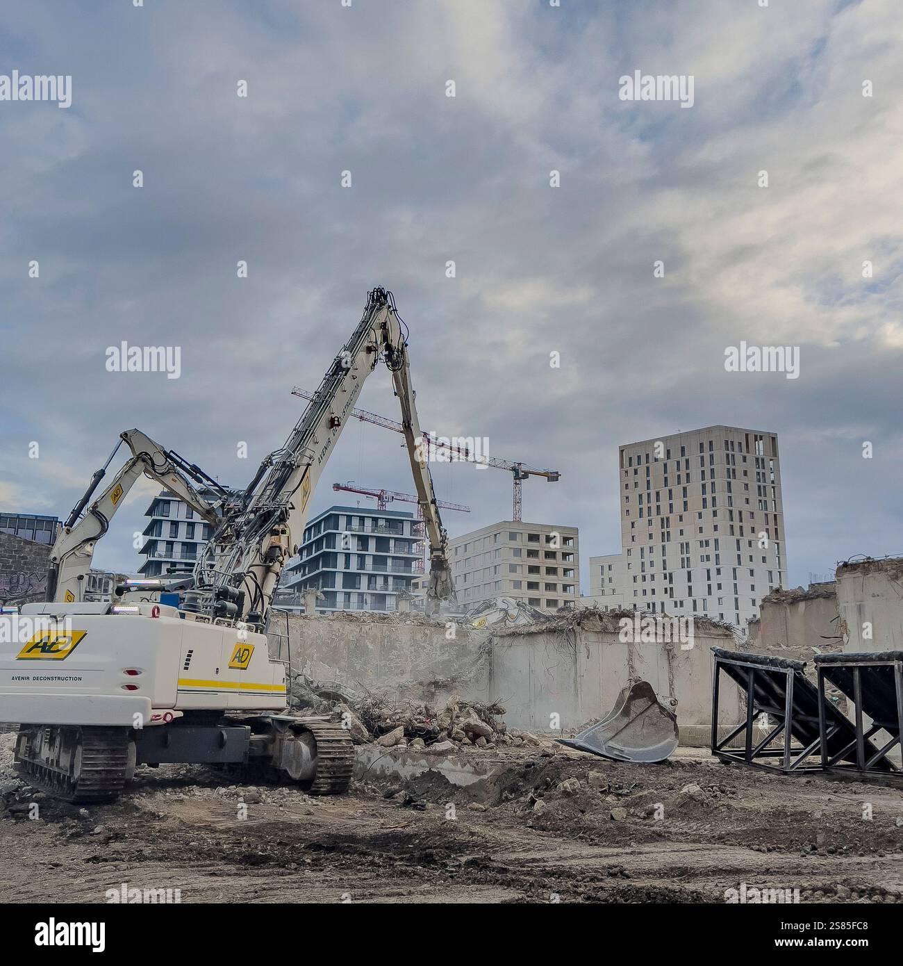 France Bordeaux 01.20.2025, Building demolition excavator with ...