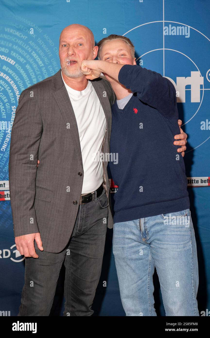 Simon Werner und Sidney Werner bei der Premiere des ARD Fernsehfilms ...