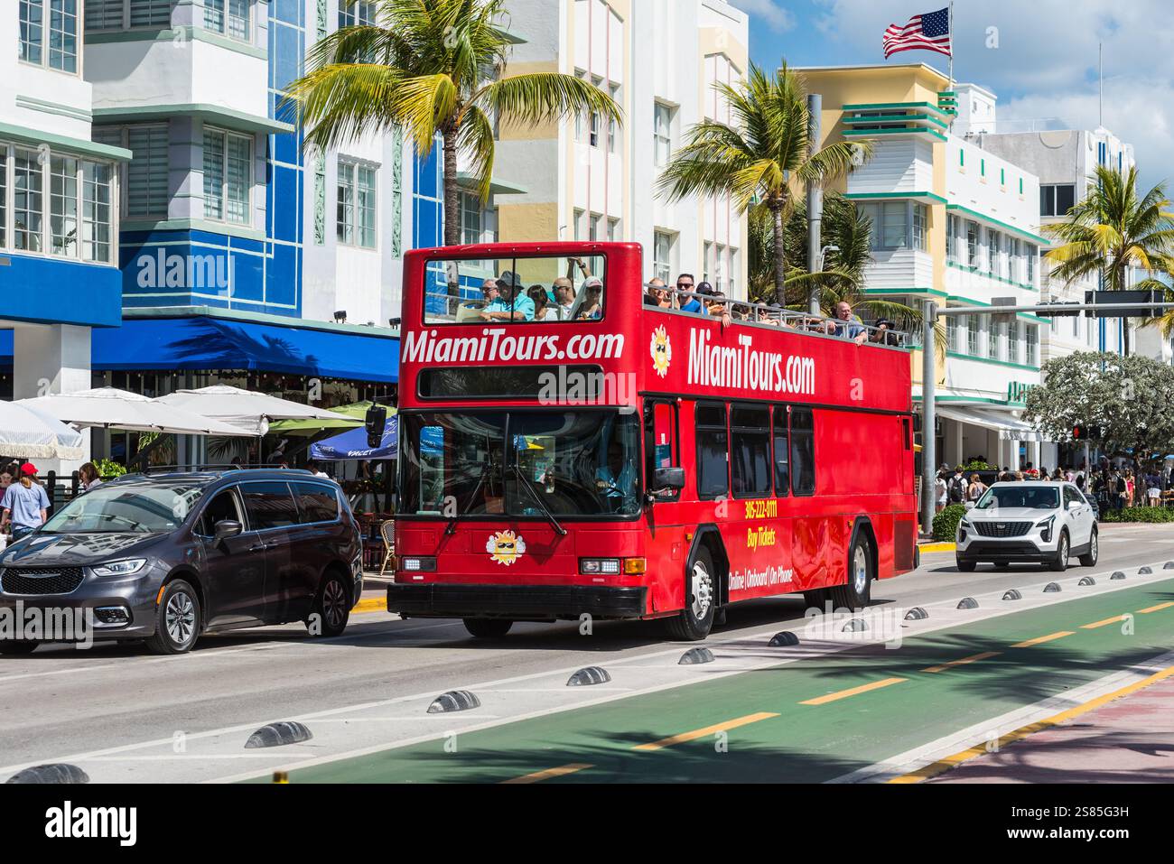 Miami, FL, USA - March 30, 2024: The Miami Double decker Hop-on Hop-off ...