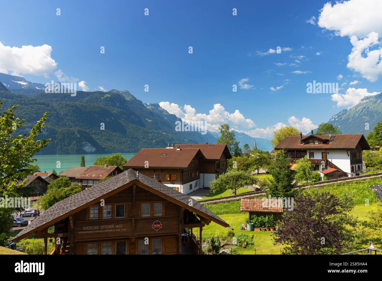 Traditional chalets overlooking Lake Brienz, Brienz, Bernese Oberland ...