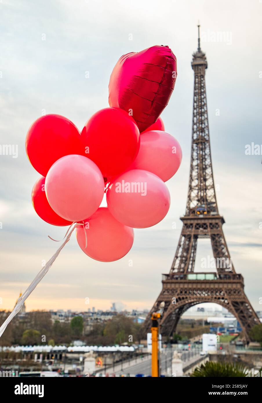 Pink and red balloons in front of Eiffel tower, Paris, France Stock ...