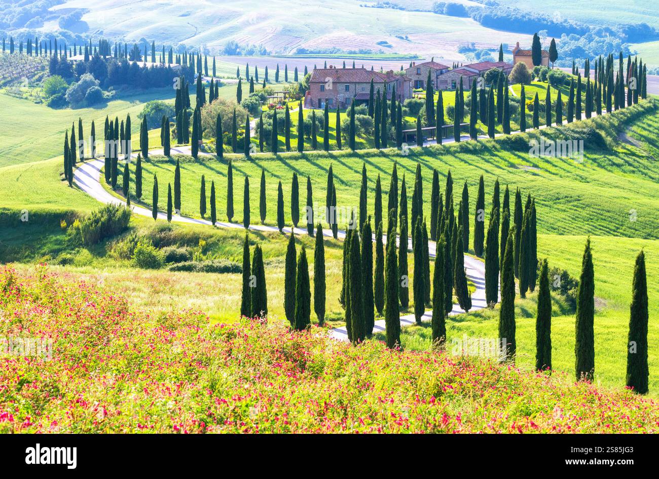 View rolling hills meandering hi-res stock photography and images - Alamy