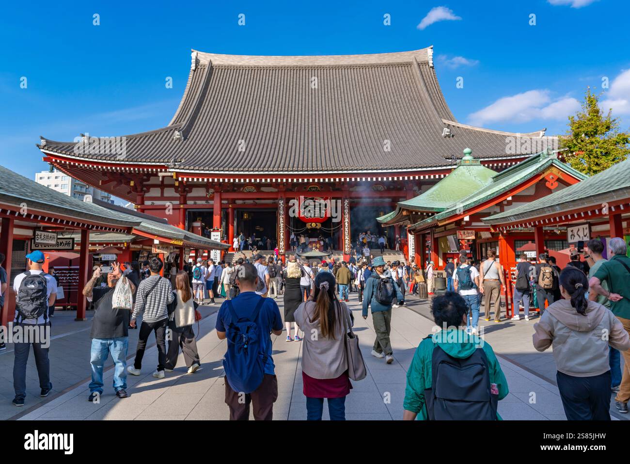 Tokyo moments hi-res stock photography and images - Alamy