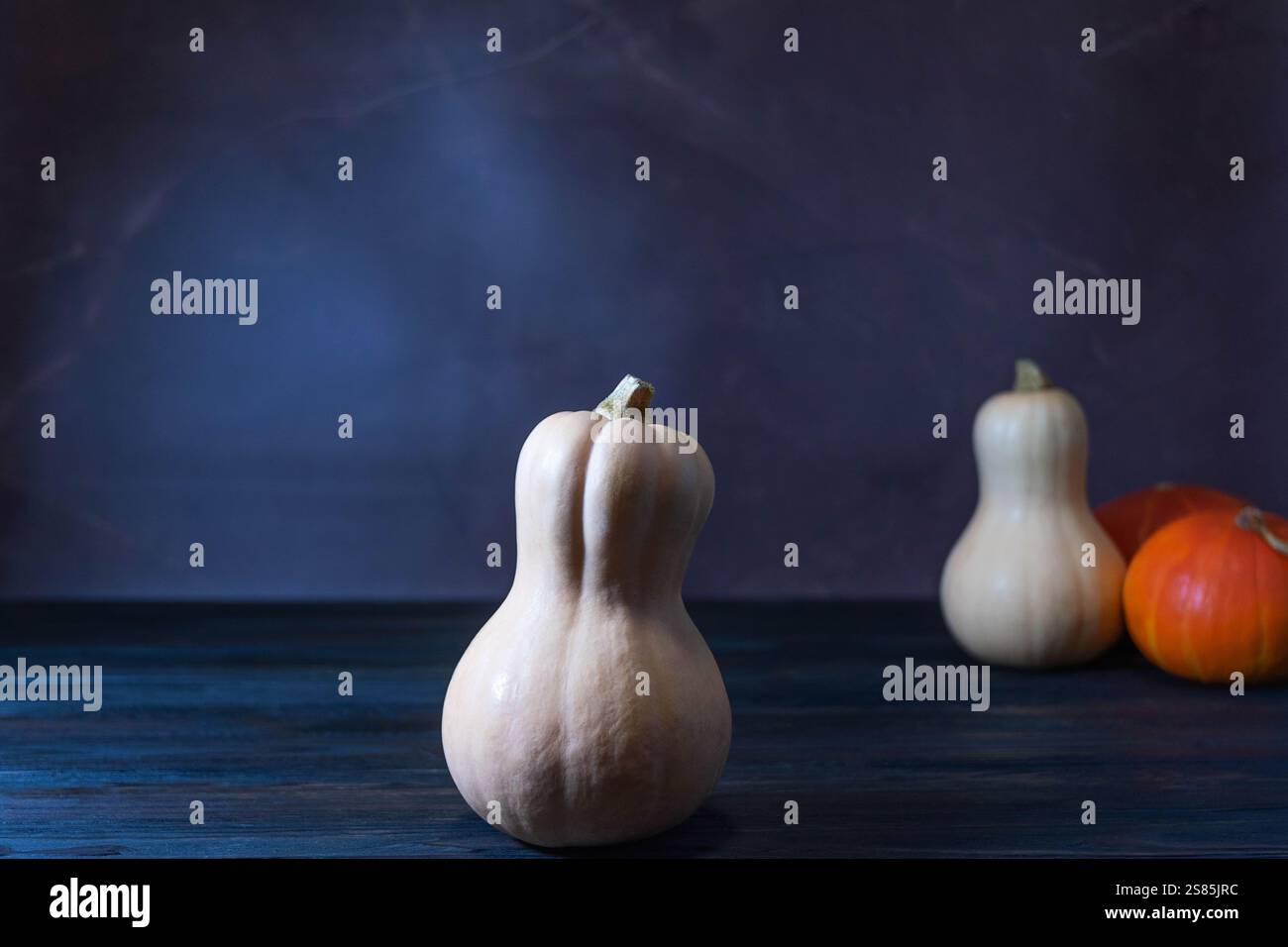 Minimalist still life shadows hi-res stock photography and images - Alamy