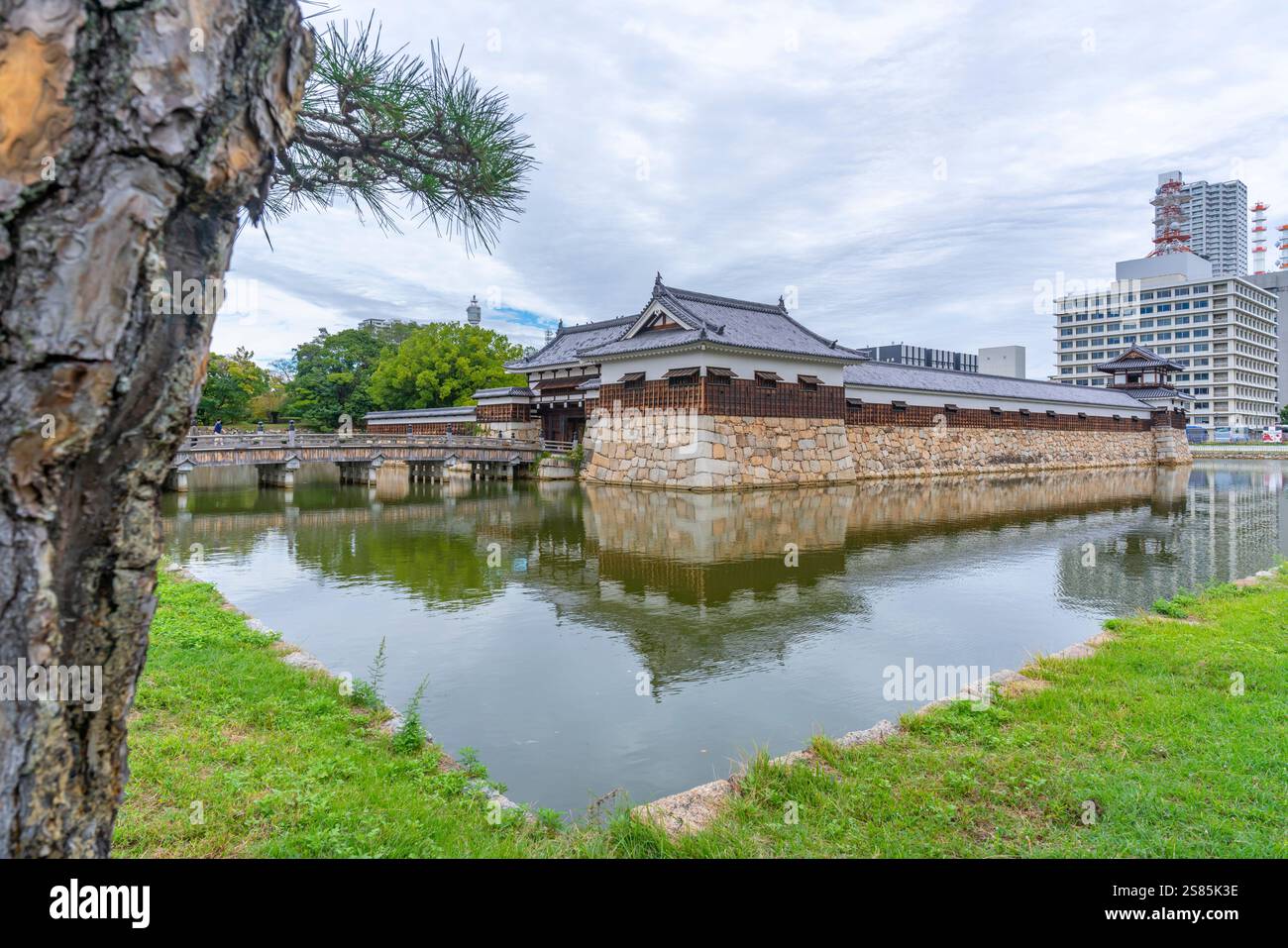 View of Omotegomon (Main Gate) and moat, entrance to Hiroshima Castle ...