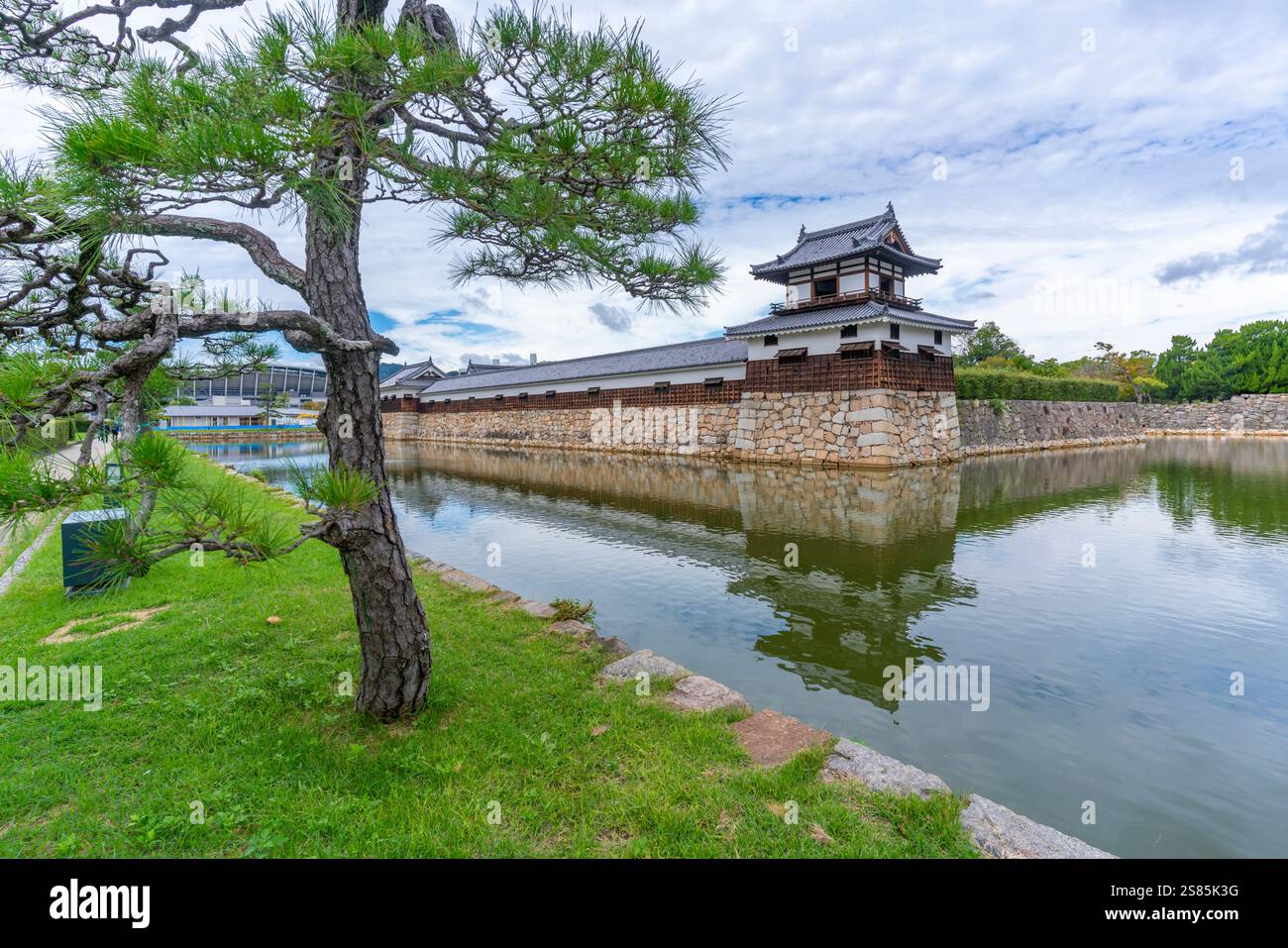 View of Omotegomon (Main Gate) and moat, entrance to Hiroshima Castle ...