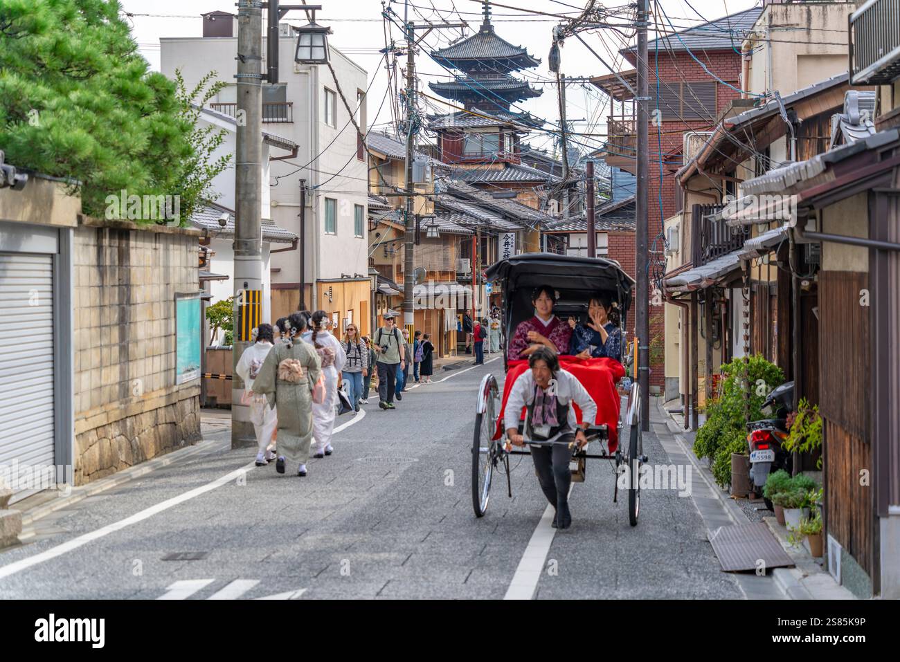 View of ladies in Kimonos and rickshaw in Gion, Kyoto Geisha District ...