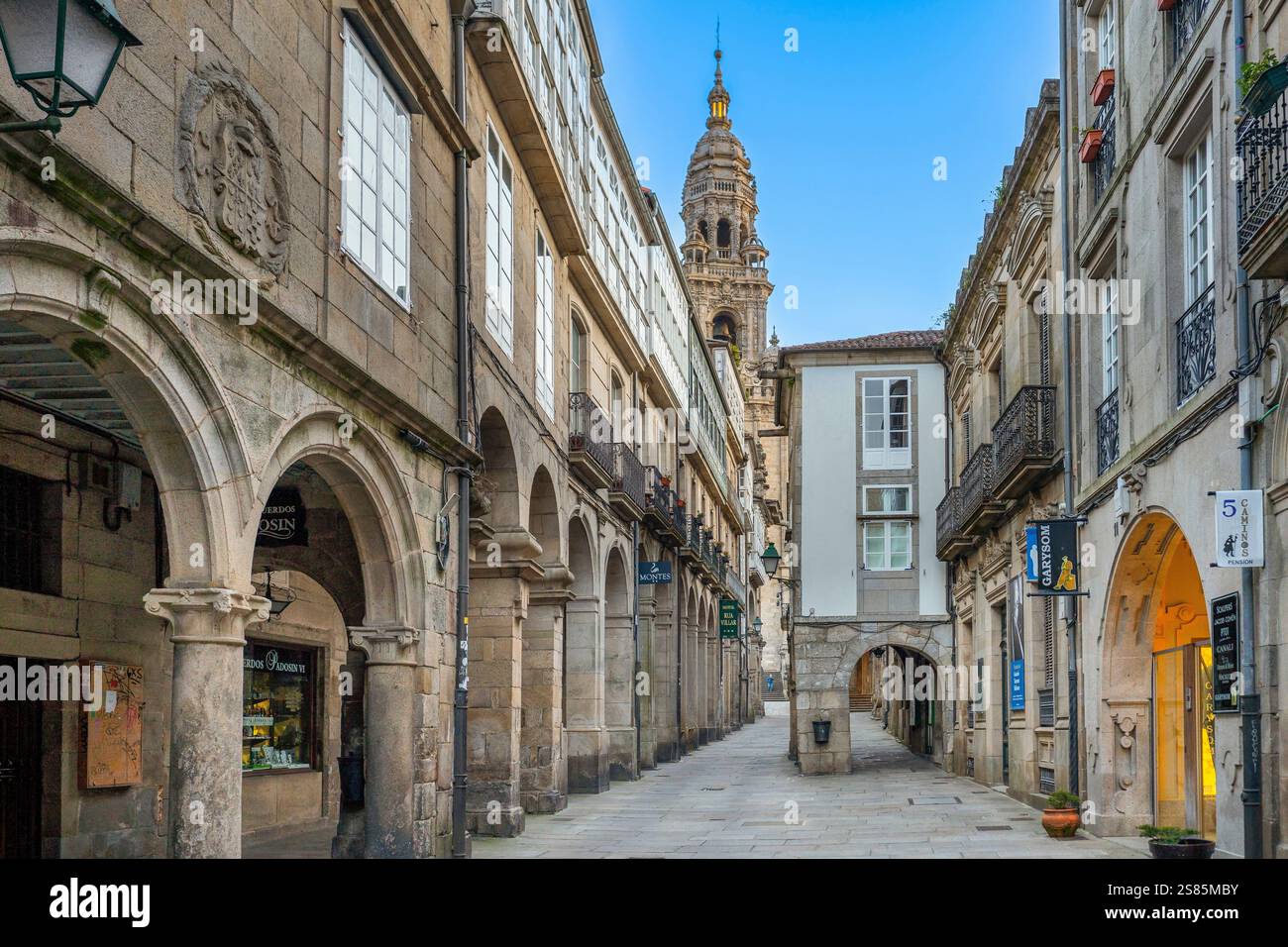 Santiago de compostela pilgrim medieval hi-res stock photography and ...