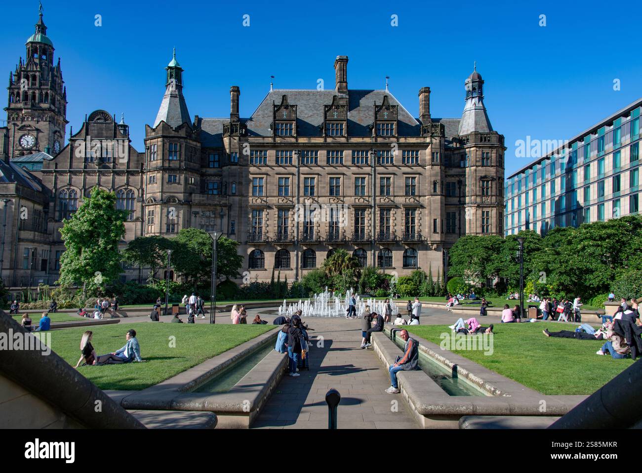 View to Sheffield Town Hall from the Peace Gardens, Pinstone Street ...