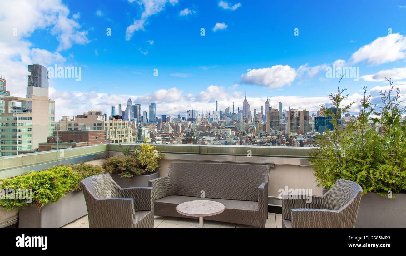 View to Midtown and Empire State Building, roof top bar in Tribeca, New ...