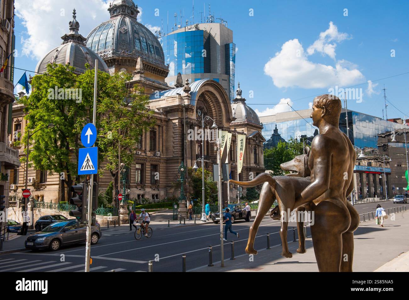 Roman Emperor Trajan statue by Vasile Gorduz in front of National ...