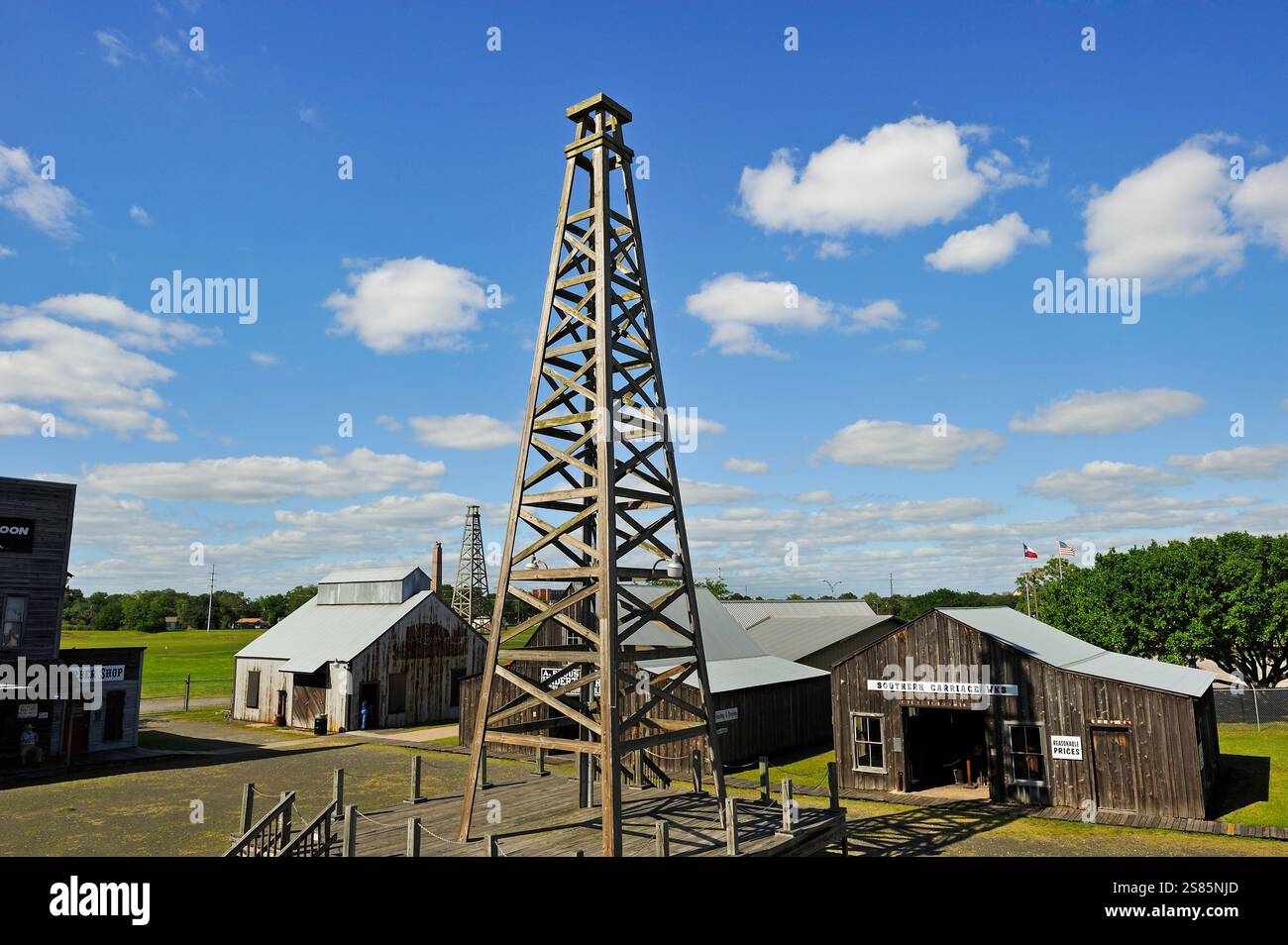 Texas oil fields 1900s hi-res stock photography and images - Alamy