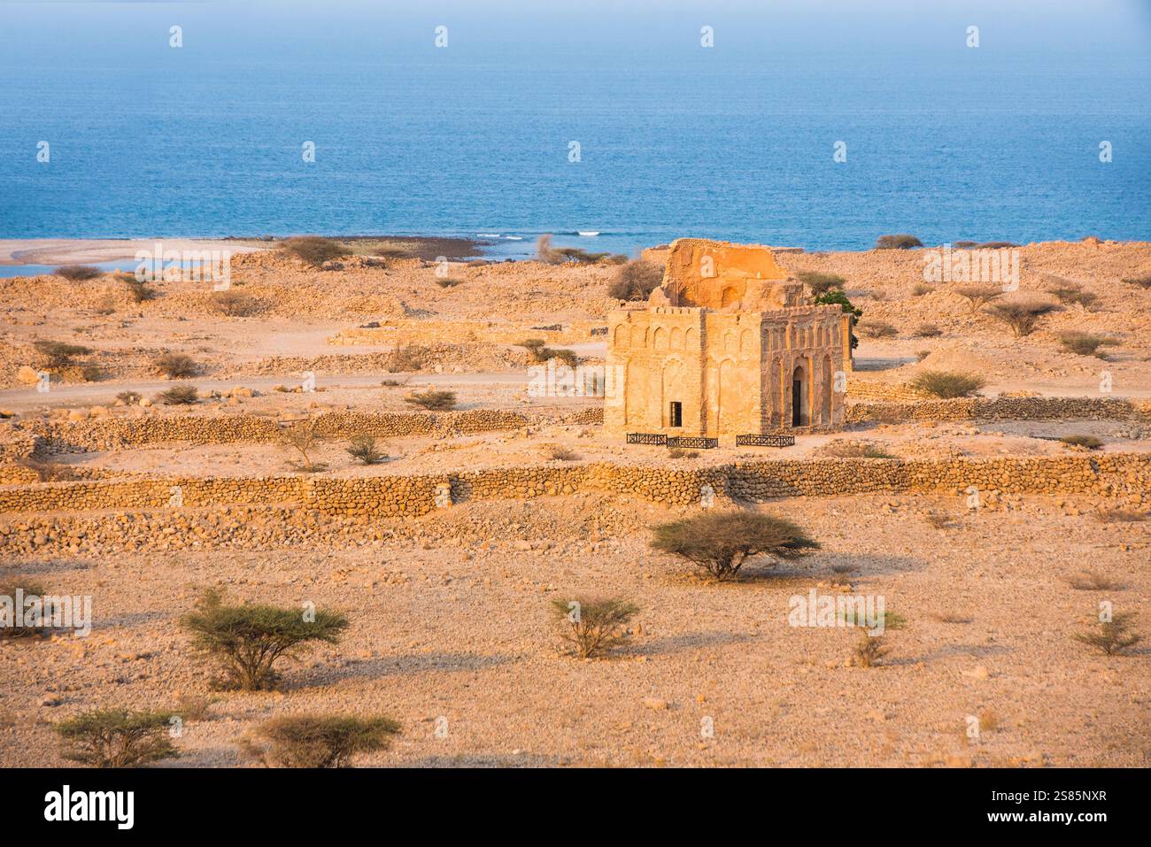 Bibi Maryam Mausoleum at Qalhat,Sultanate of Oman, Arabian Peninsula ...