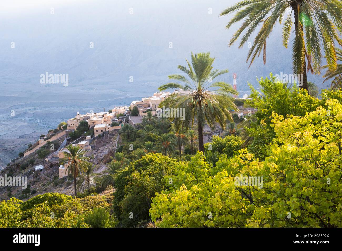 Wakan village, Western Hajar Mountains, border South Batinah ...