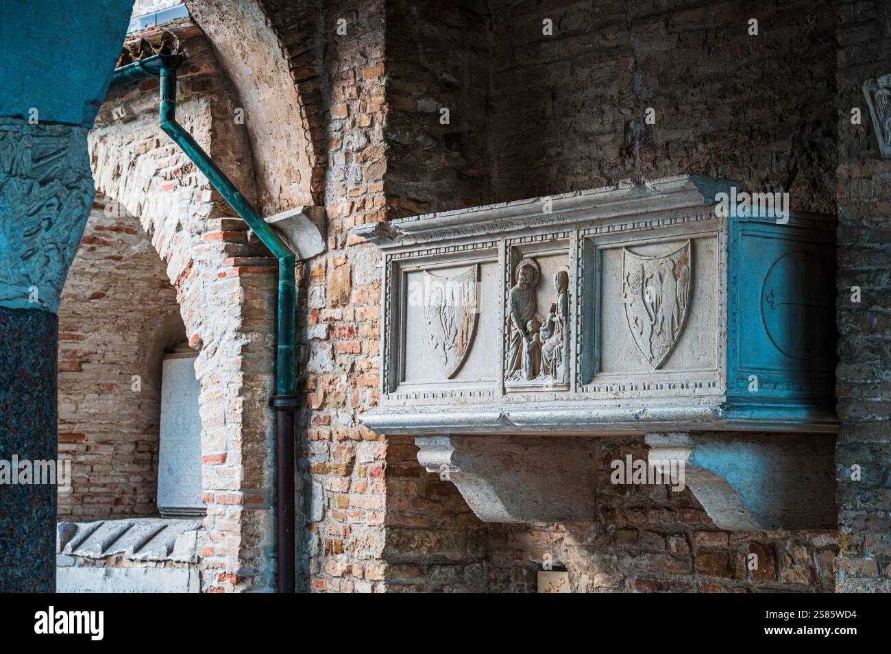 The main city of ancient Rome. Aquileia between Roman colonization and ...