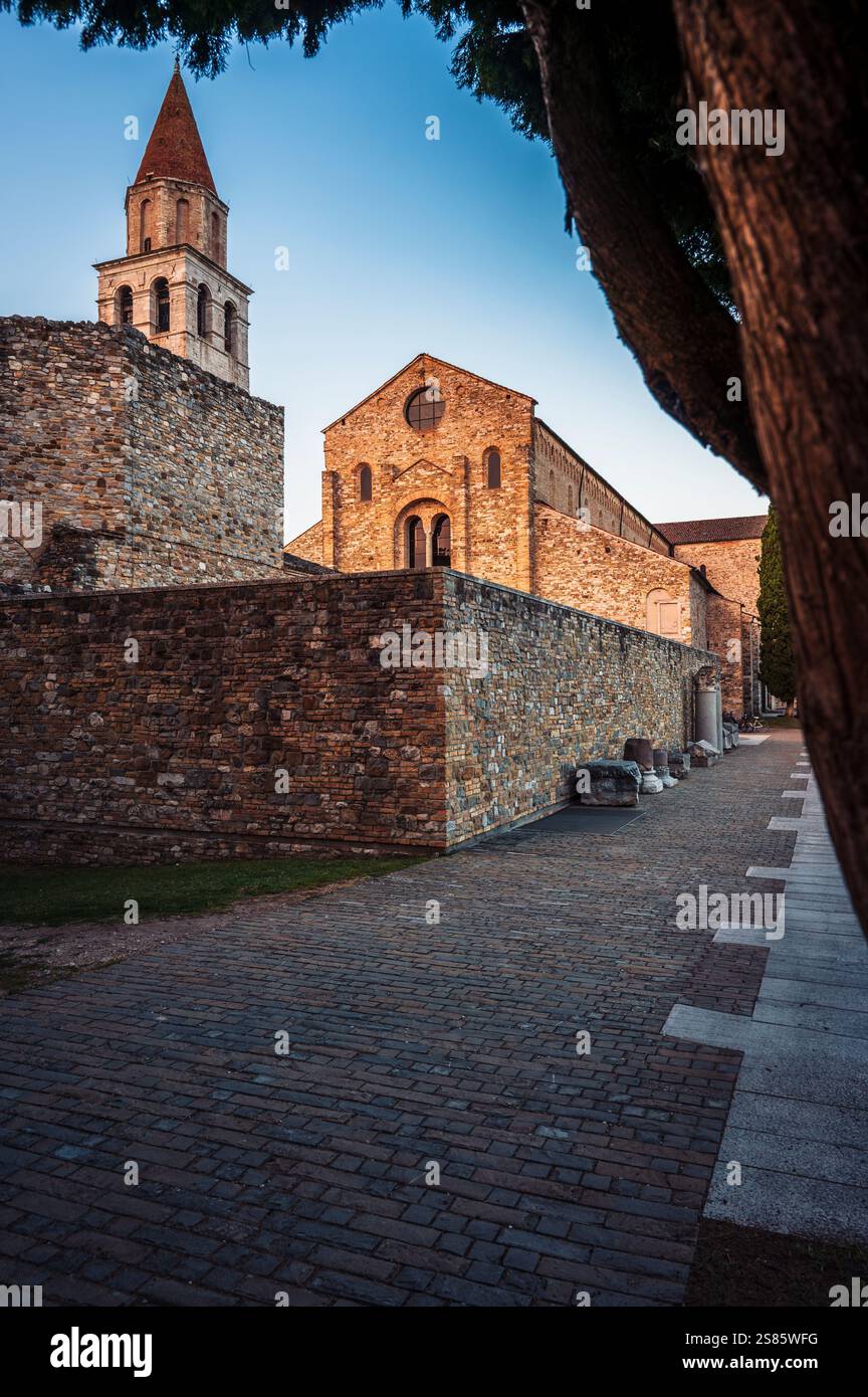 The main city of ancient Rome. Aquileia between Roman colonization and ...