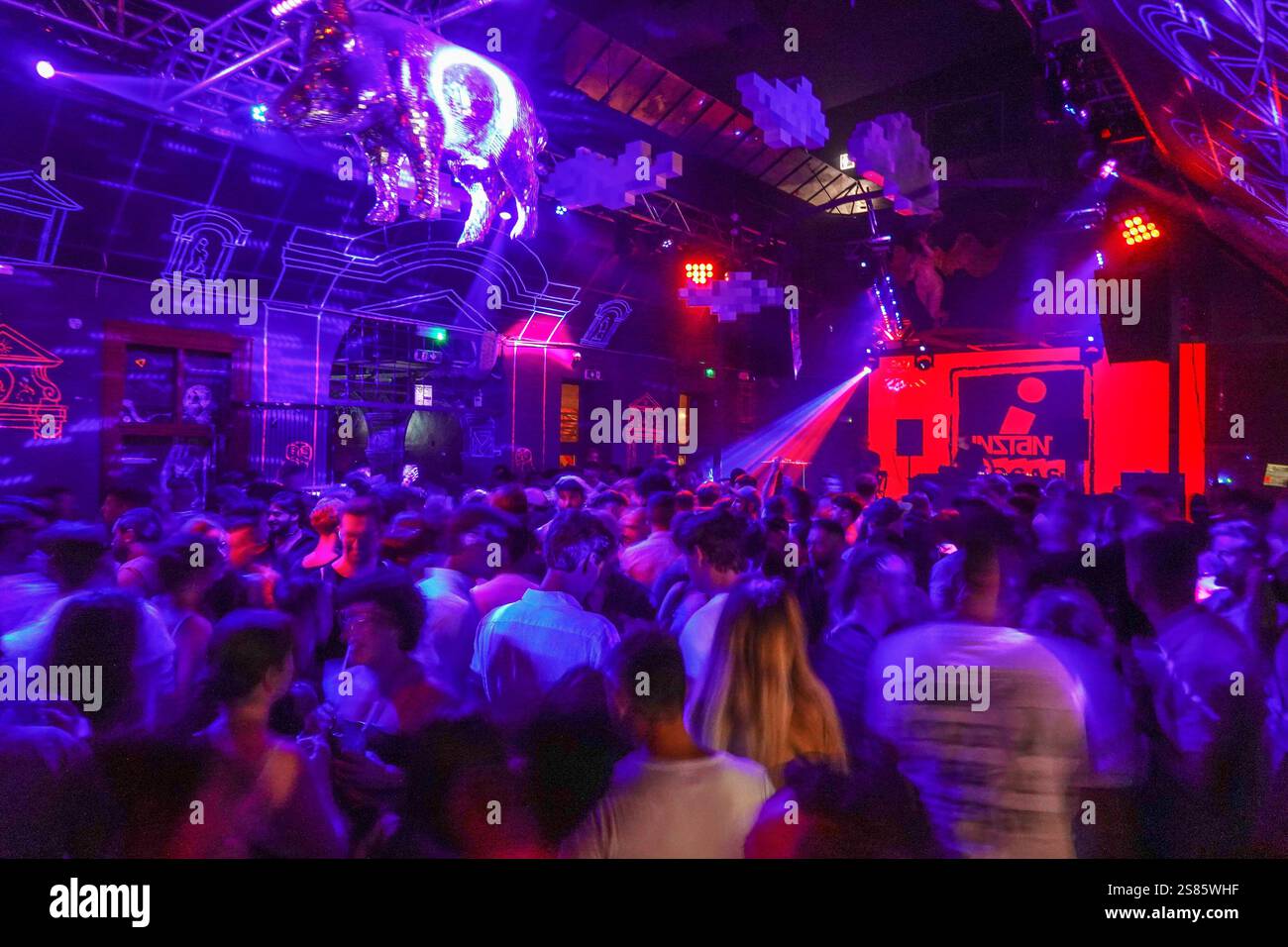 Hungary, Budapest, the Instant-Fogas Ruin Bar. Ruin bars or ruin pubs ...