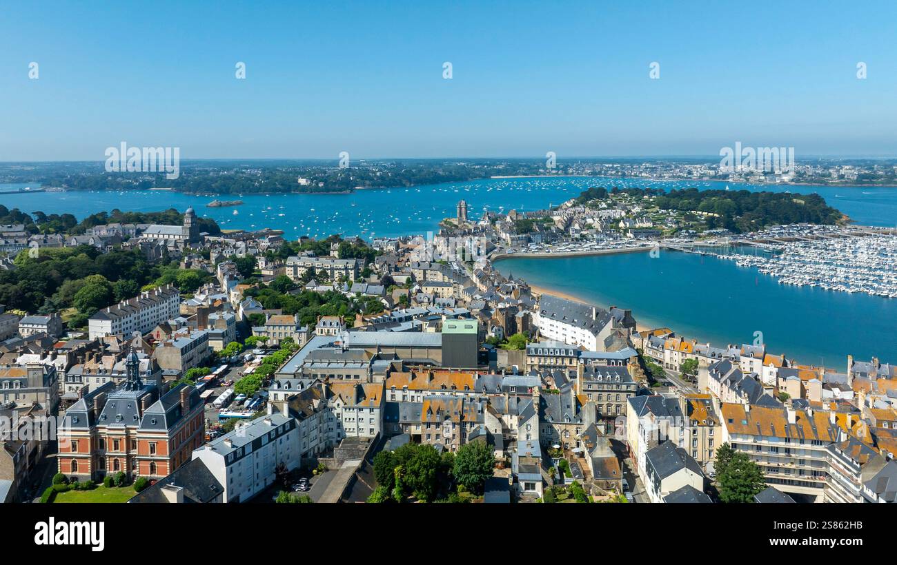 Saint-Malo (Brittany, north-western France): aerial view of the Bas ...