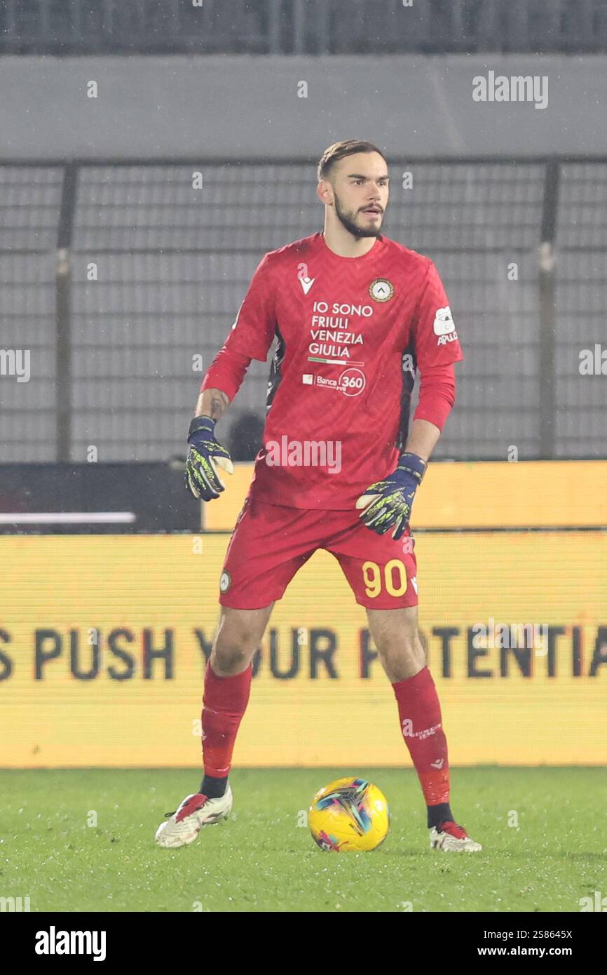 Como, Italia. 20th Jan, 2025. Como's Udinese Calcio's goalkeeper Razvan ...