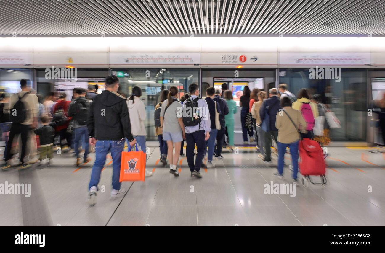 Passagiere, Metro, MTR, U-Bahn, Bahnsteig, U-Bahnhof, Hongkong ...