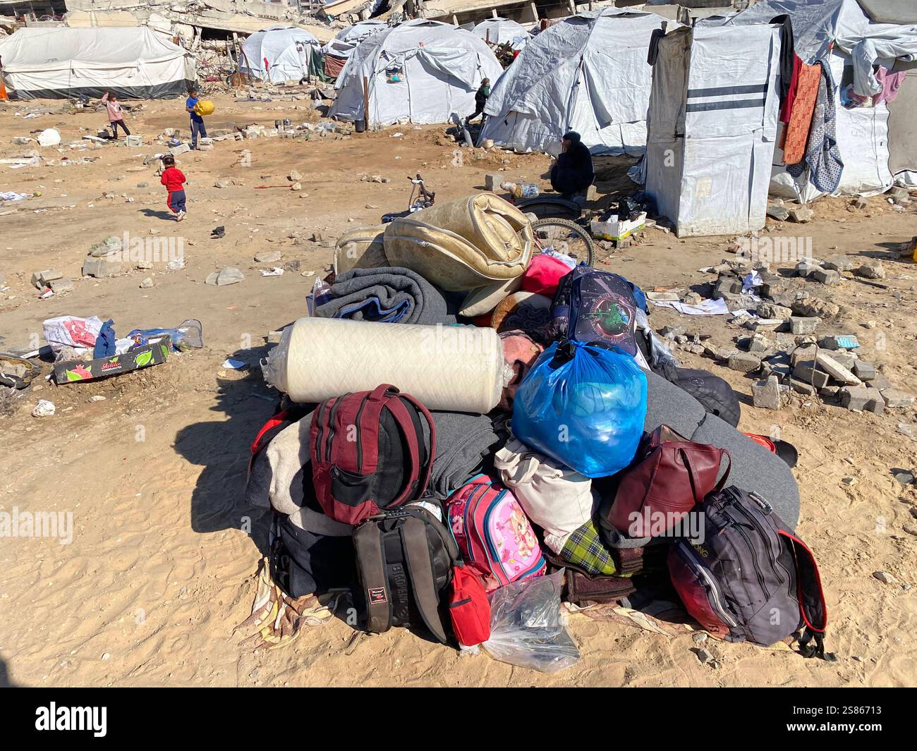 Displaced Palestinian families in Gaza City begin moving their tents ...