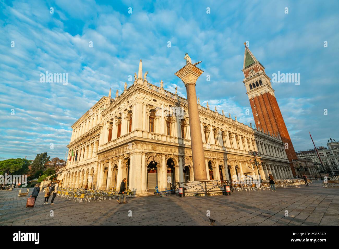 Stunning Architecture of Venice: The Iconic Palazzo Ducale at Sunrise ...