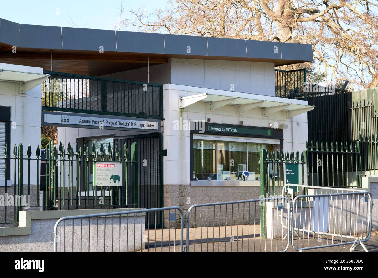 dublin zoo entrance dublin republic of ireland Stock Photo - Alamy