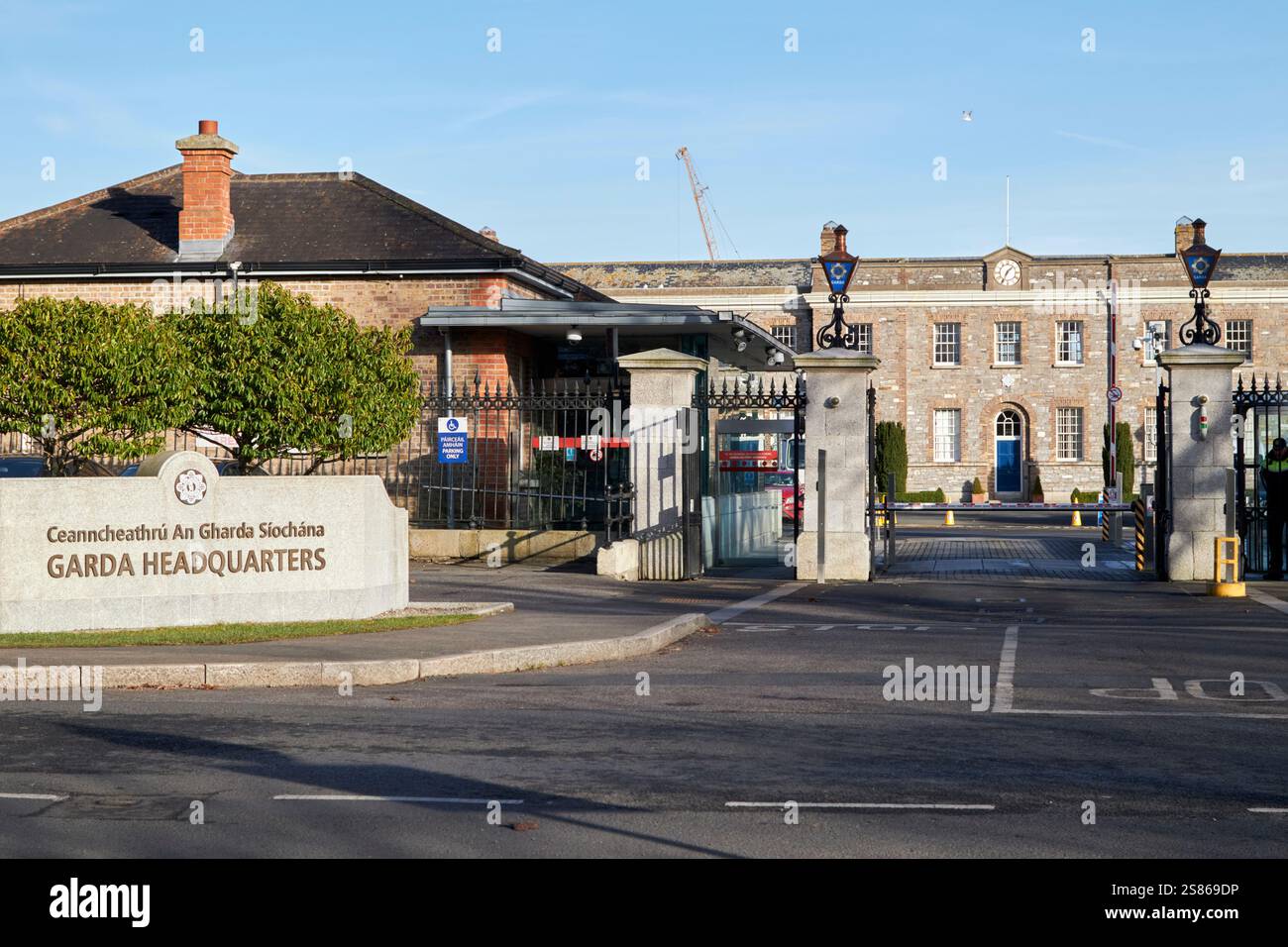 garda siochana headquarters entrance dublin republic of ireland Stock ...