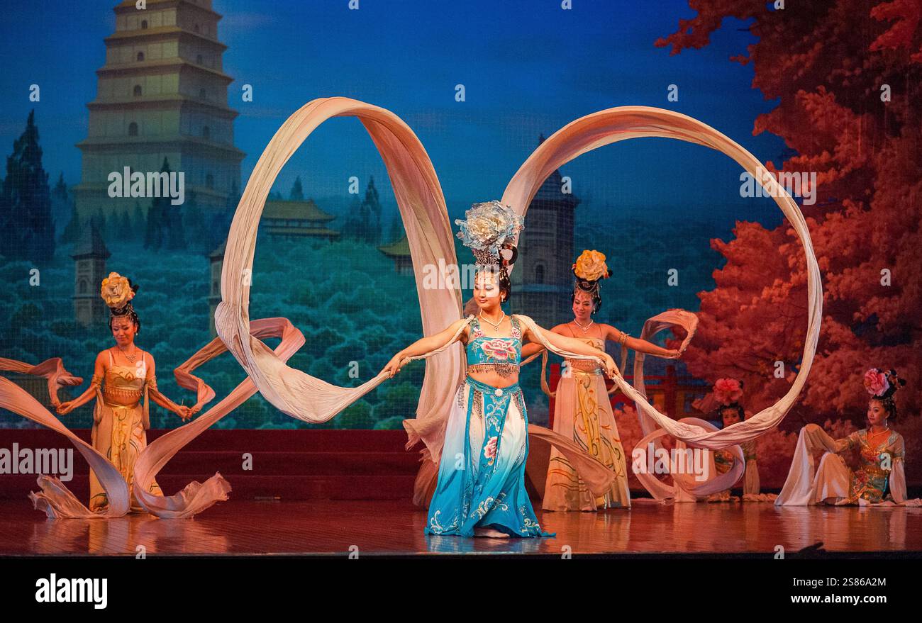 The famous Tang Dynasty Music and Dance Show in Xian, China Stock Photo ...