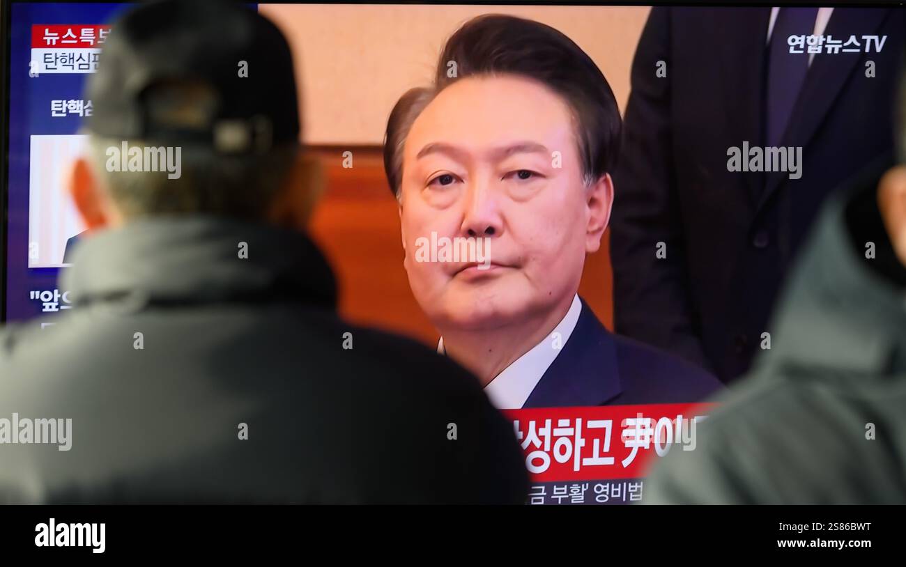 Seoul, South Korea. 21st Jan, 2025. A 24-hour Yonhap news TV broadcast ...