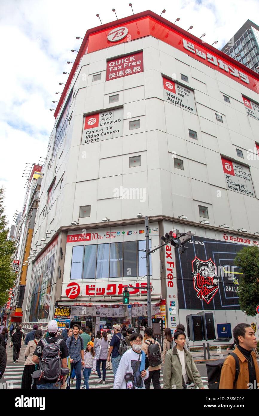 Pedestrian Crossing a road at Akihabara BIC Akiba store in Akihabara ...