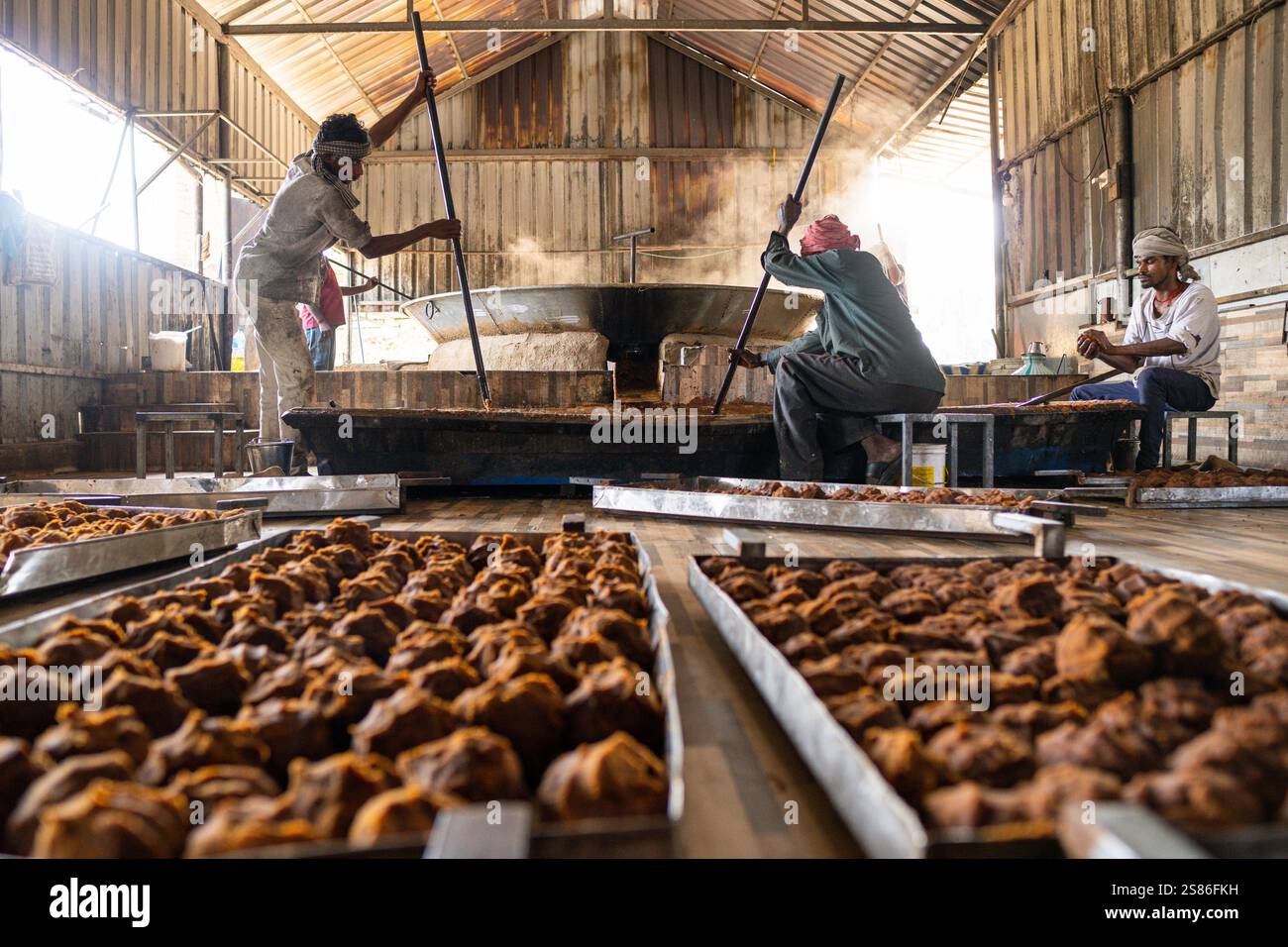 Indian jaggery production hi-res stock photography and images - Alamy