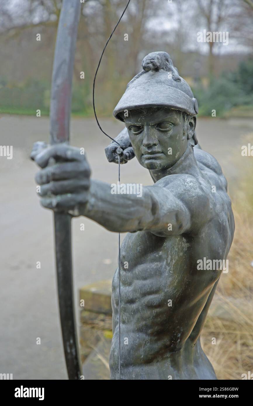 Sculpture Archer by Ernst Moritz Geyger 1895, athletic male figure with ...