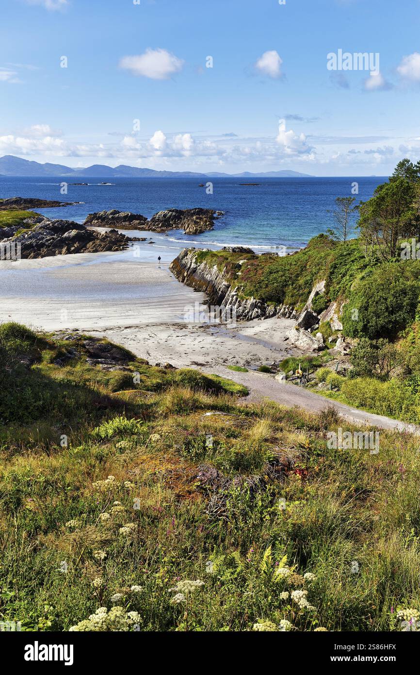 Rocky coast, bay, White Strand, Castlecove, panoramic road Ring of ...
