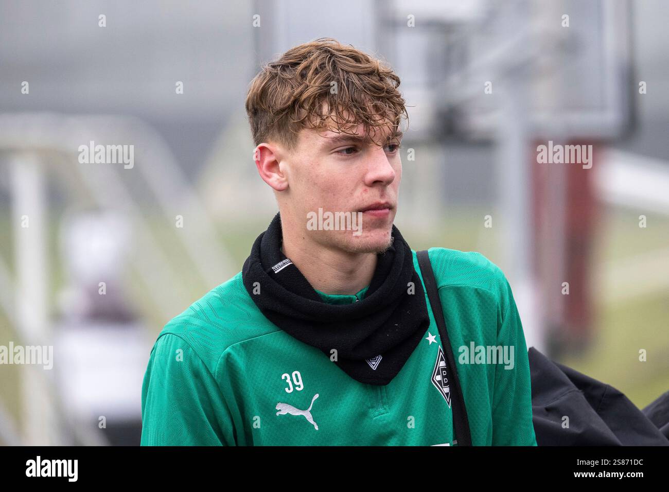 Moenchengladbach, Deutschland. 21st Jan, 2025. 21.01.2025, Fussball: 1 ...