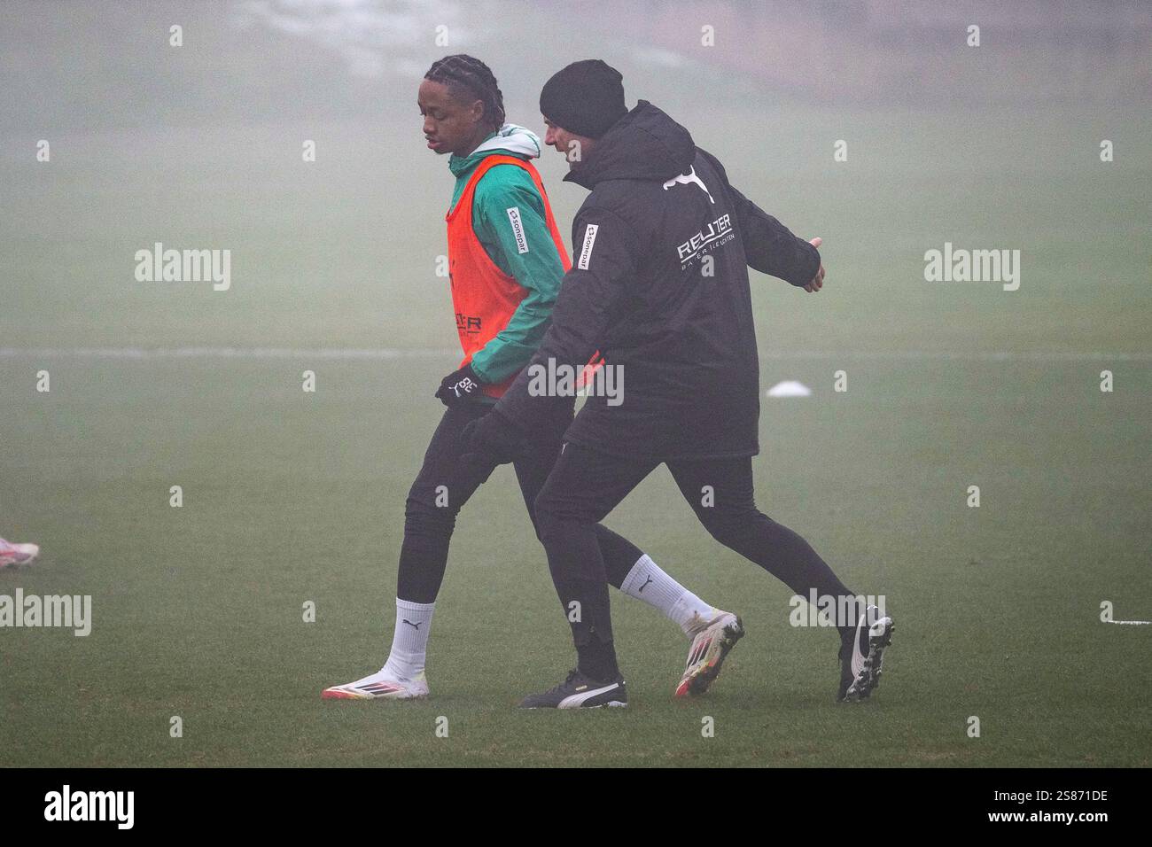 Moenchengladbach, Deutschland. 21st Jan, 2025. 21.01.2025, Fussball: 1 ...