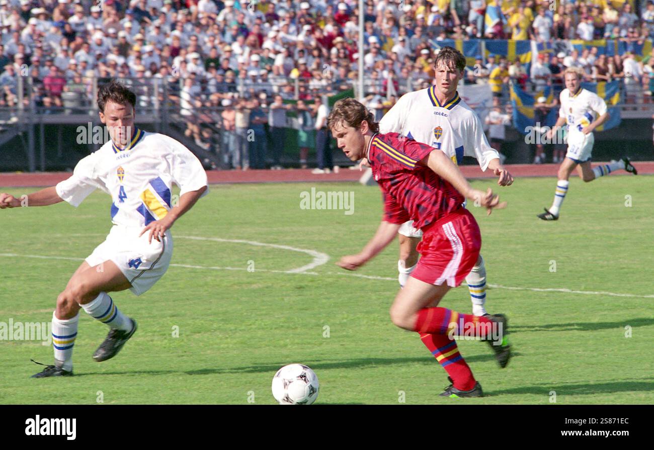 Los Angeles, CA, USA, July 10, 1994. The Romanian soccer team on Stanford Stadium playing ...