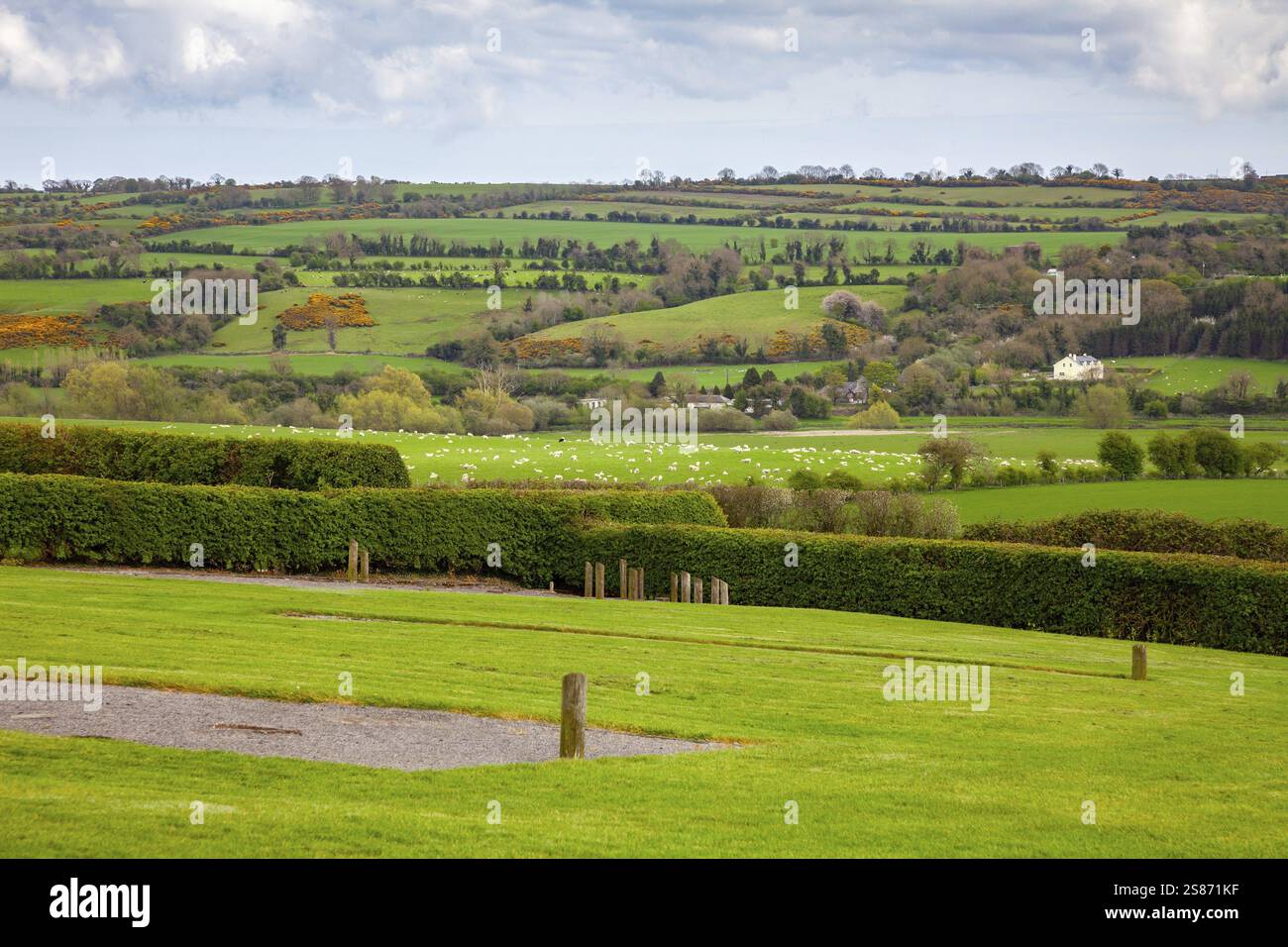 Landscape pictures of ireland hi-res stock photography and images - Alamy