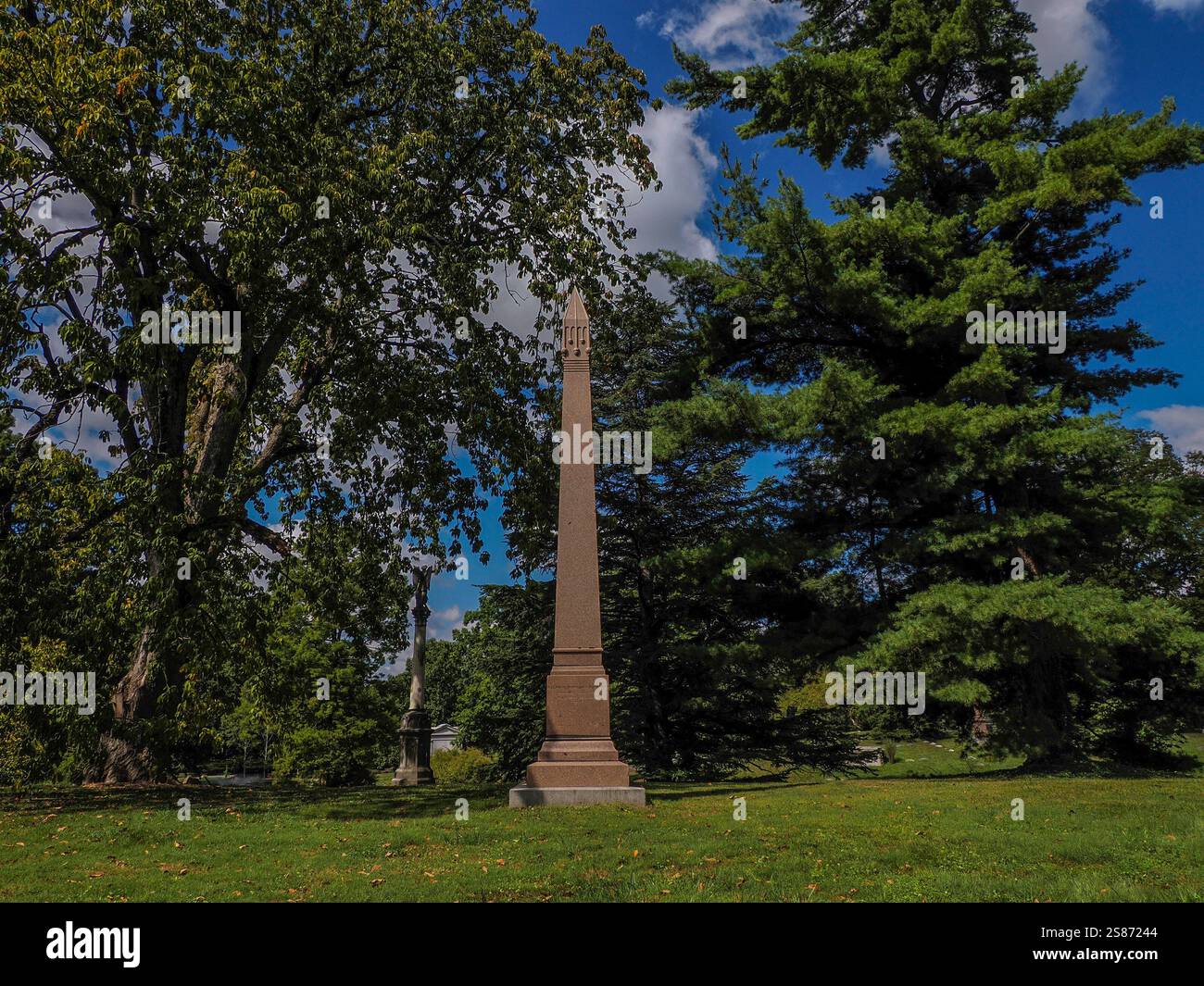 Cincinnati Finneytown historical cemetery Graveyard Stock Photo - Alamy