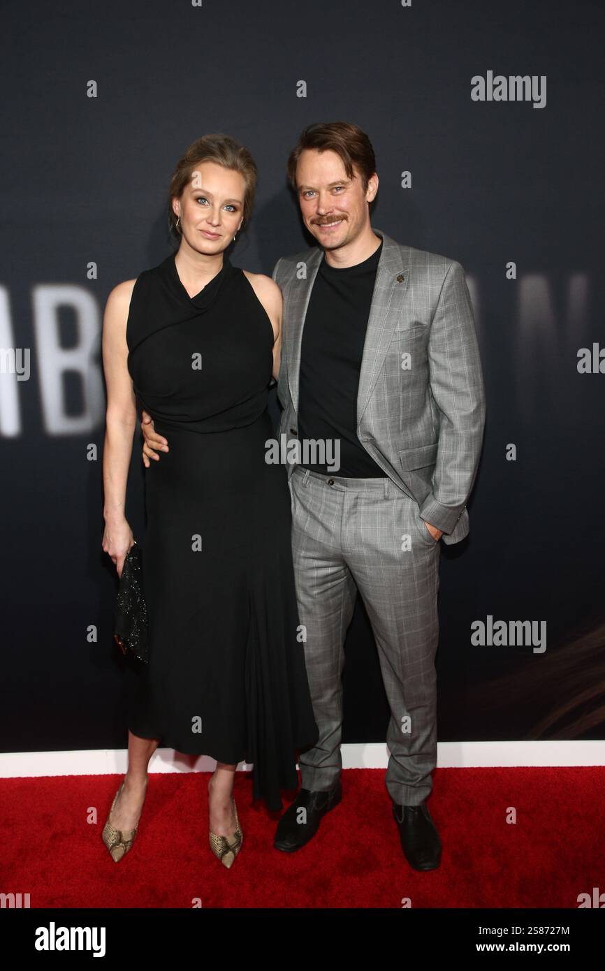 HOLLYWOOD, CALIFORNIA - FEBRUARY 24: Michael Dorman and Tessa ...