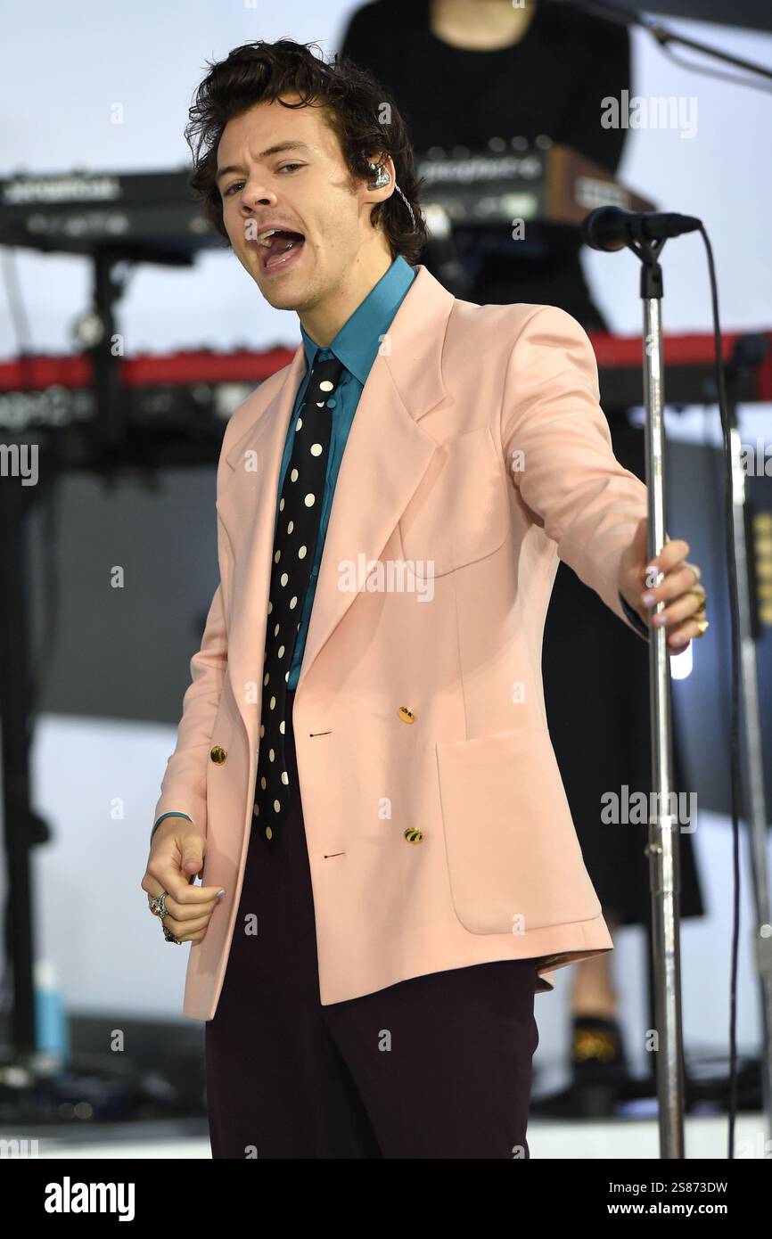Harry Styles performing on NBC's Today Show at Rockefeller Plaza on ...