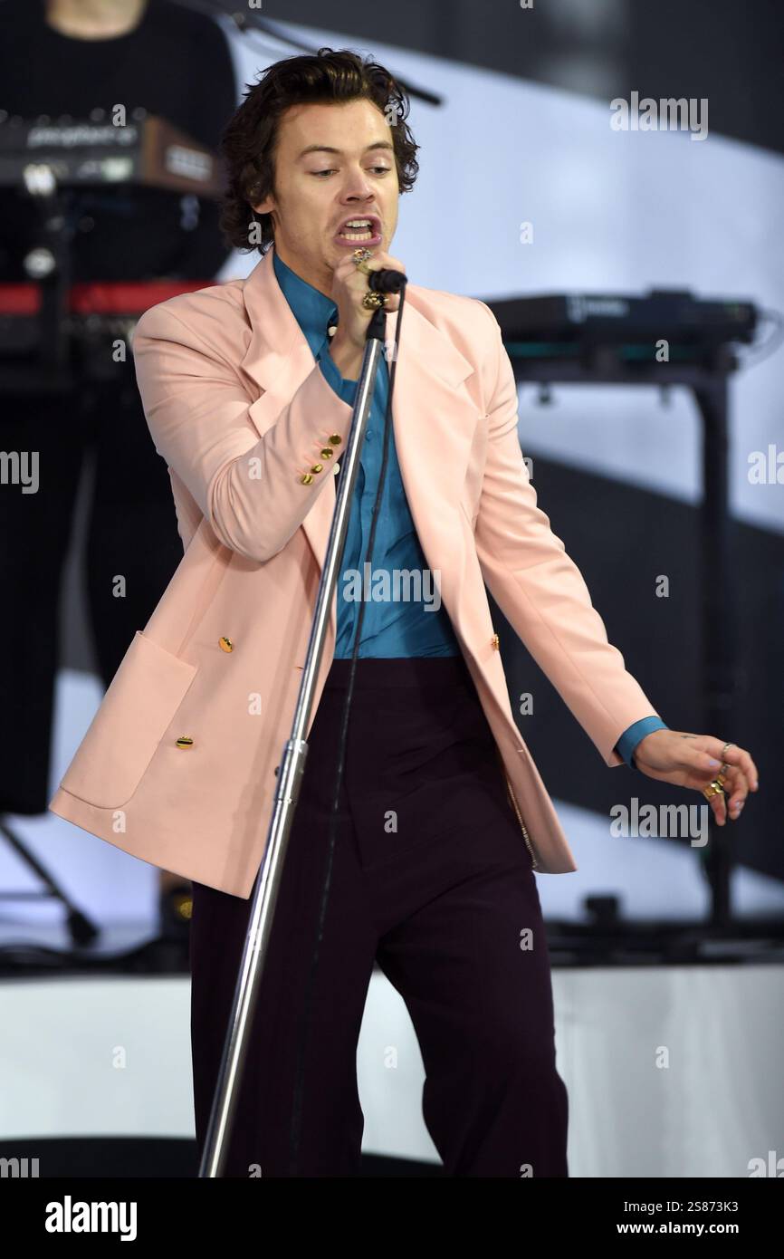 Harry Styles performing on NBC's Today Show at Rockefeller Plaza on ...