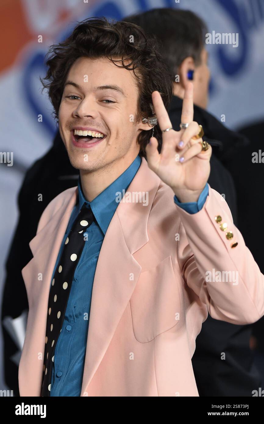 Harry Styles performing on NBC's Today Show at Rockefeller Plaza on ...