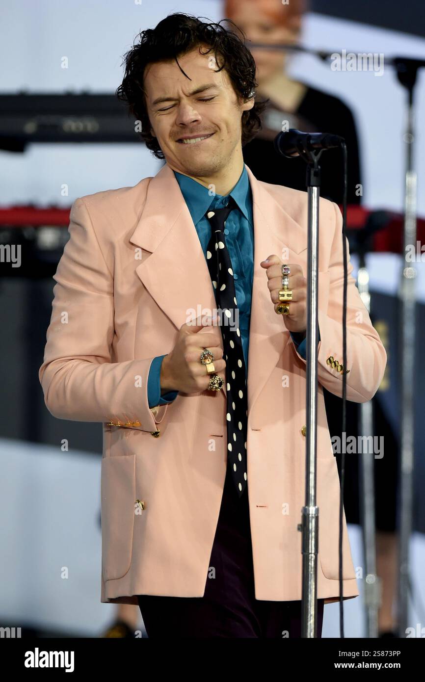 Harry Styles performing on NBC's Today Show at Rockefeller Plaza on ...