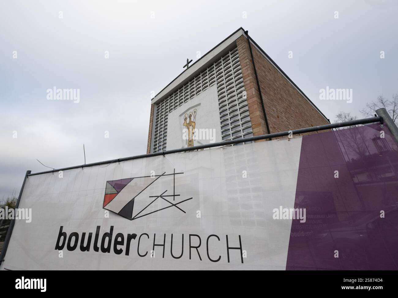 Bad Orb, Germany. 17th Jan, 2025. The future "Boulder Church". Once the ...