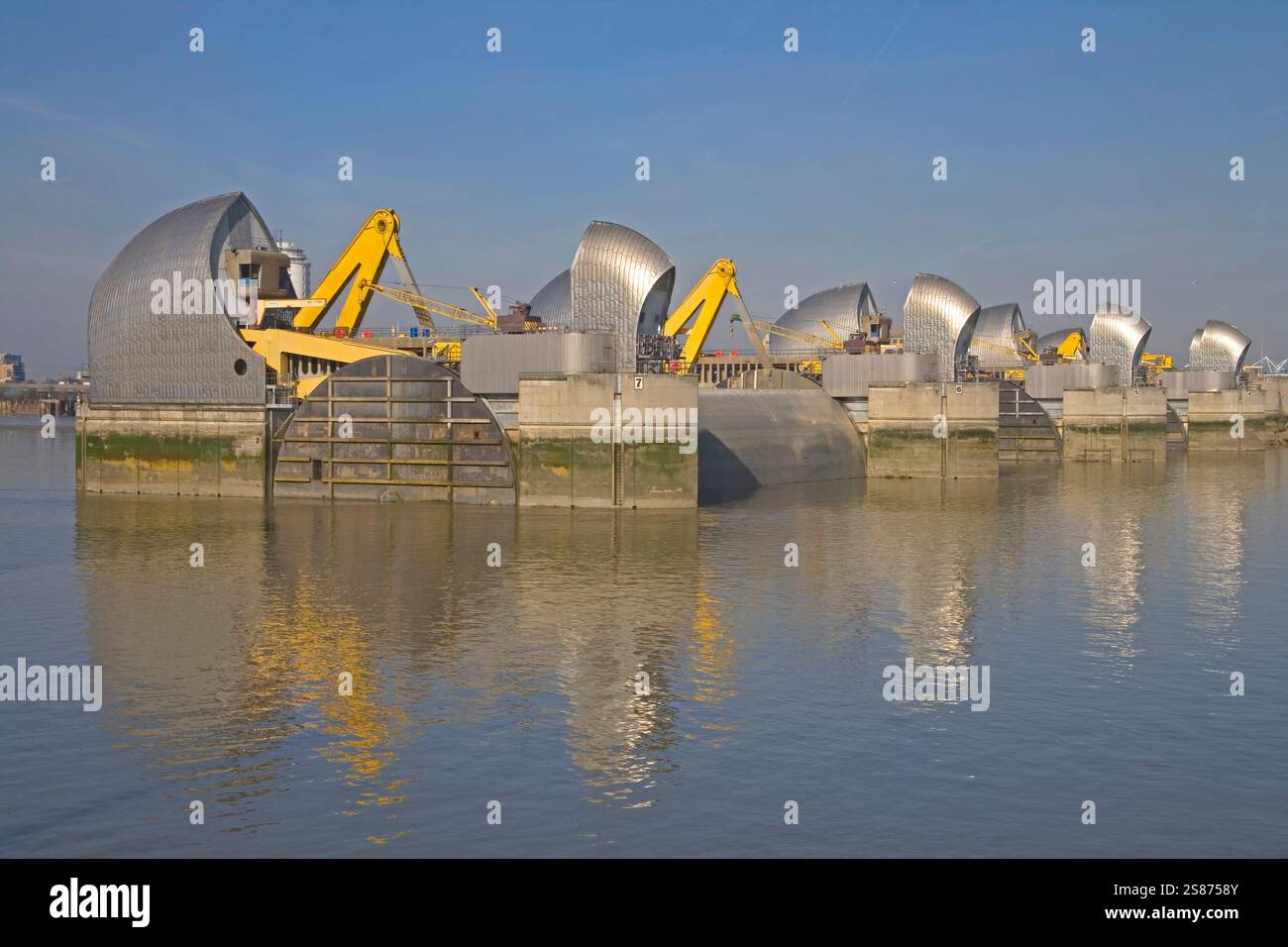 the thames barrier flood defence system protecting london from flooding ...
